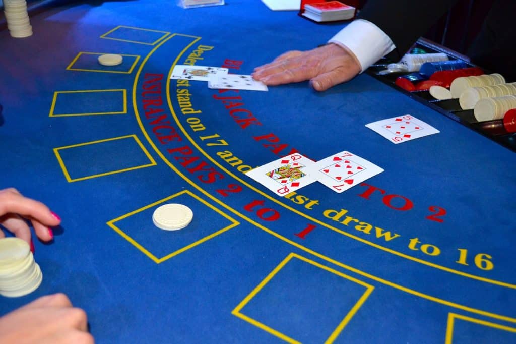 Blackjack Dealing Techniques: How to Master the Art of Dealing ...